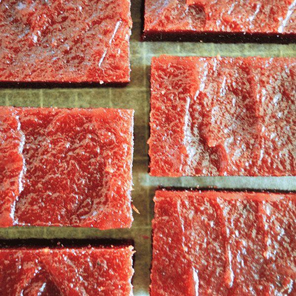 Slow cooker quince paste recipe (dulce de membrillo)