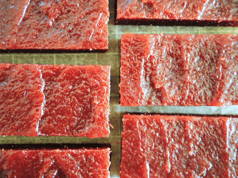 Slow cooker quince paste recipe (dulce de membrillo)